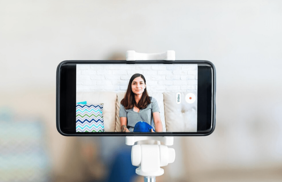 5 Inspiring Examples of Shoppable Video Experiences | Live2.ai