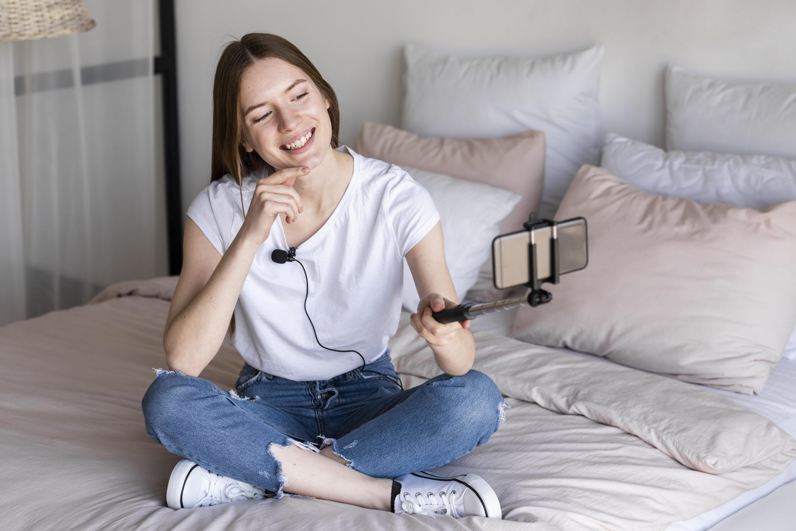 How Shoppable Videos Transform E-commerce & Boost Conversions | Live2.ai